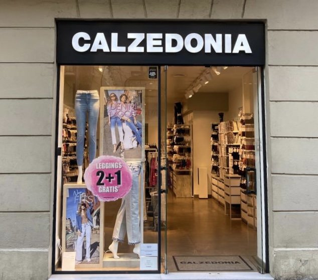 Hosiery and swimsuits store in Barcelona at Avenida de Gaudí,43 ...