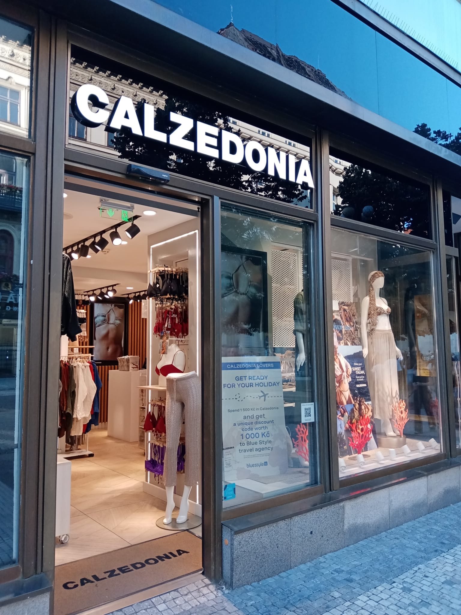 Hosiery and swimsuits store in Prague at Na Příkopě 15 | Calzedonia